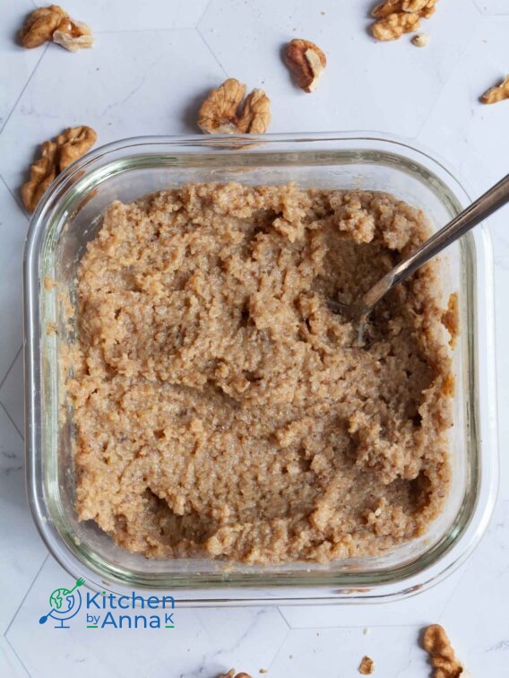 Toasted walnuts buttercream frosting - Kitchen by Anna K