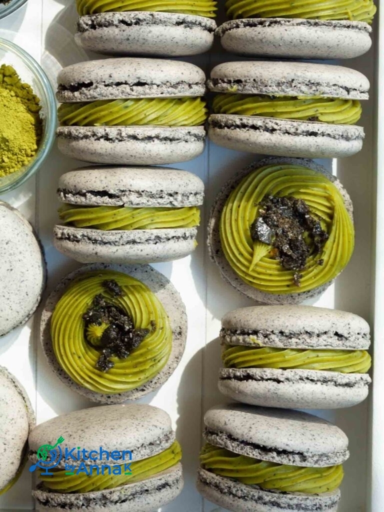 Matcha black sesame crunch macarons - Kitchen by Anna K