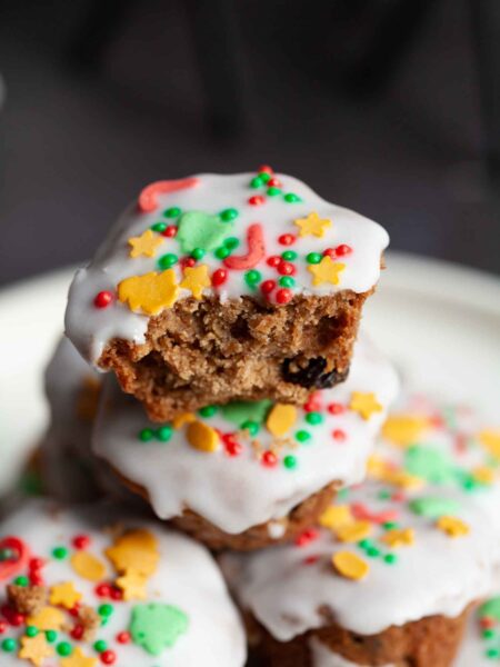 Spiced rum and raisin shortbread bites - Kitchen by Anna K