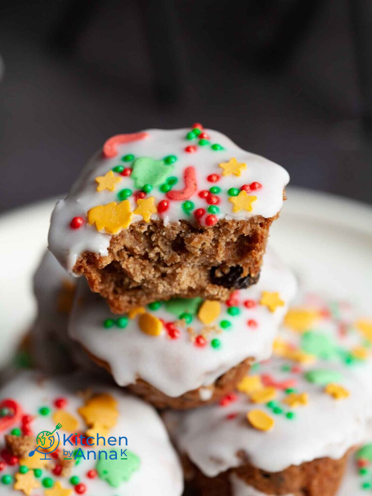 Spiced rum and raisin shortbread bites - Kitchen by Anna K